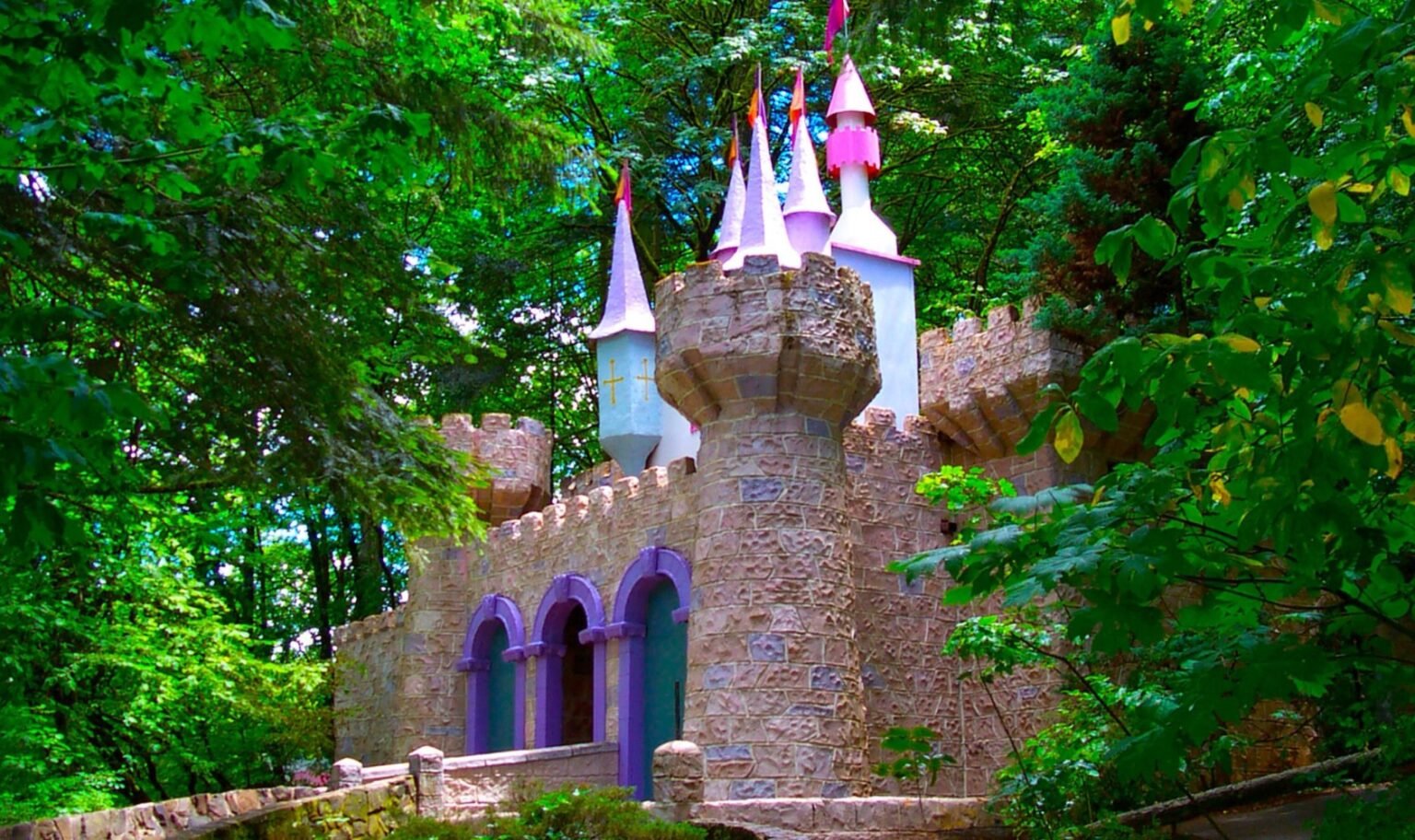 Enchanted Forest Theme Park – VisitToUSA